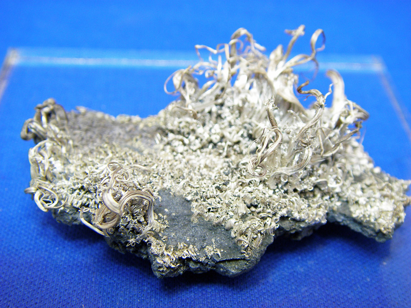 WIRE SILVER, PROUSTITE CRYSTALS | STRICTLY MINERALS.COM